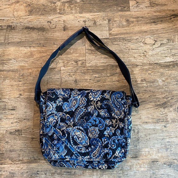 Vera Bradley | Accessories | Vera Bradley Messenger Bag | Poshmark
